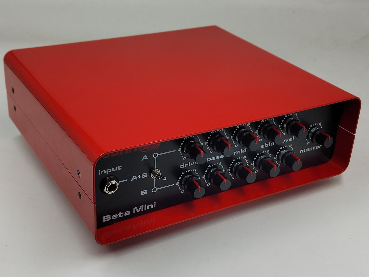 Beta Mini Guitar and Bass Amp [PRE ORDER] – Sunn Musical Equipment Corp.